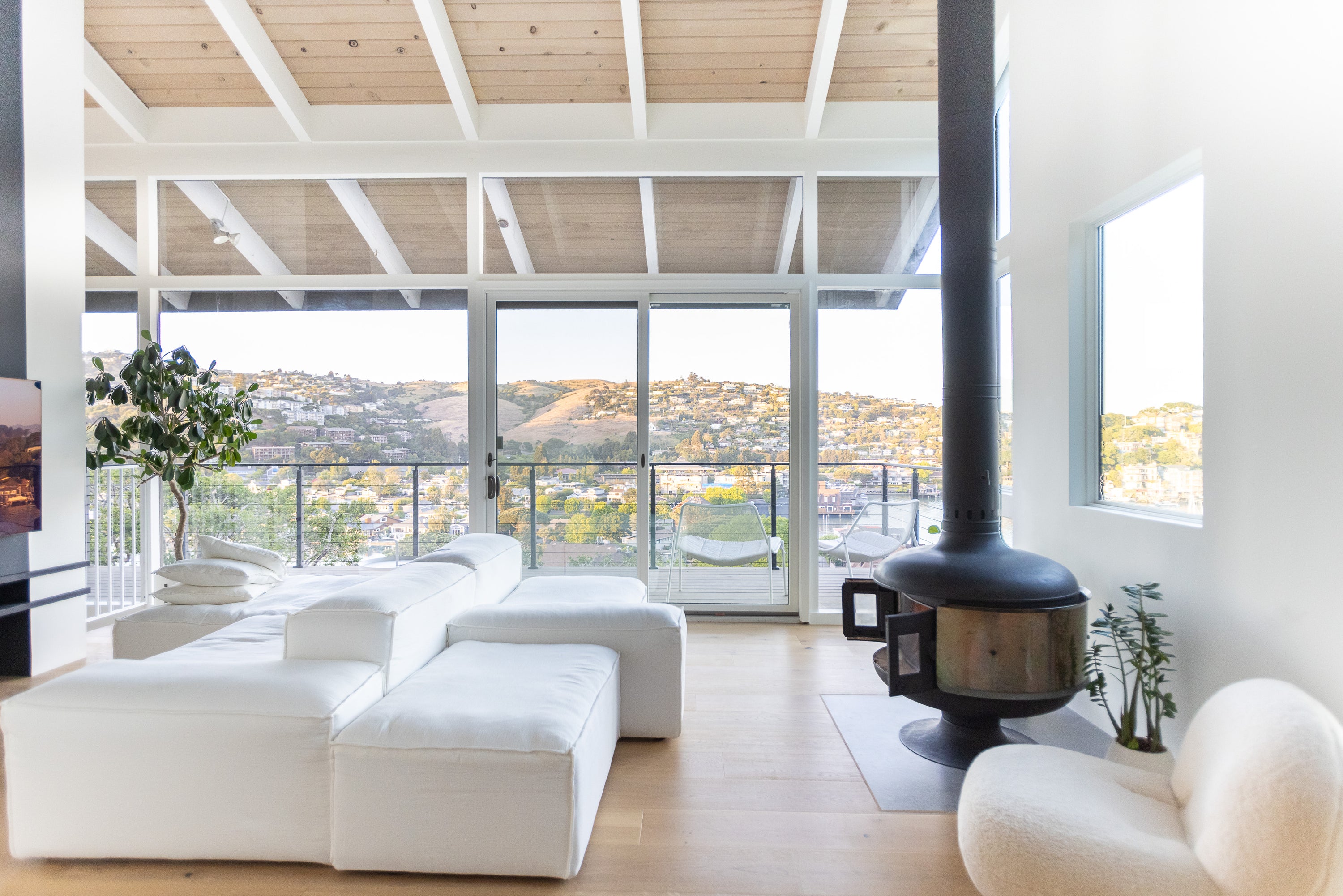 Ultra-Modern Matte White Kitchen in San Francisco Bay Area Home ...